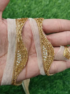 lace border spotlight