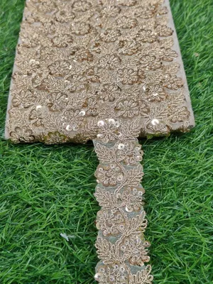 lace border spotlight