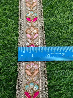 lace border spotlight