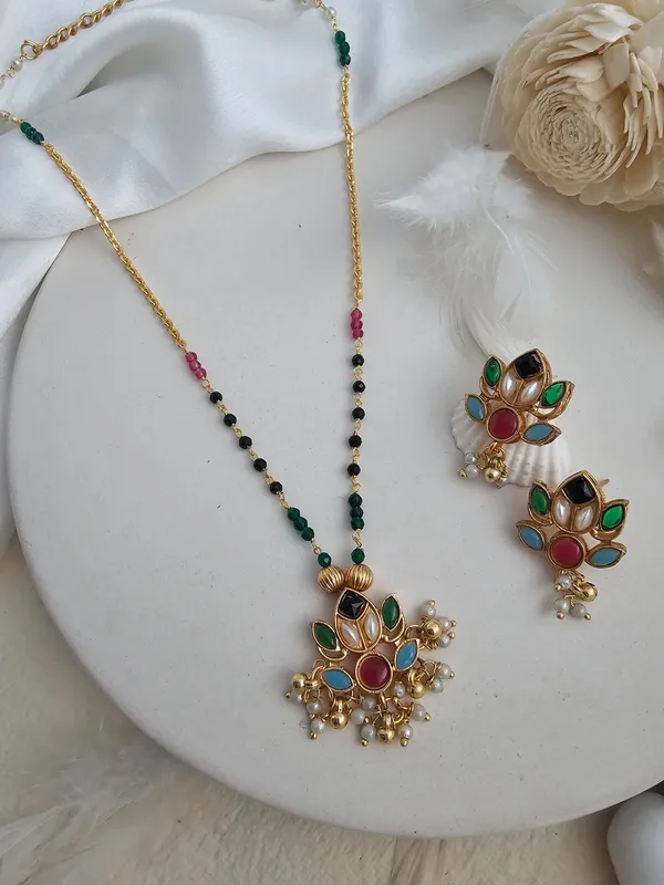 BINNI Binnis Wardrobe Golden Kamal Mangalsutra Long Set Price in India ...