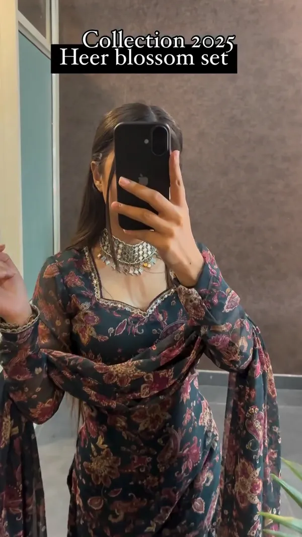 SAMVRITA Heer blossom kurti and dupatta set Price in India - Buy ...