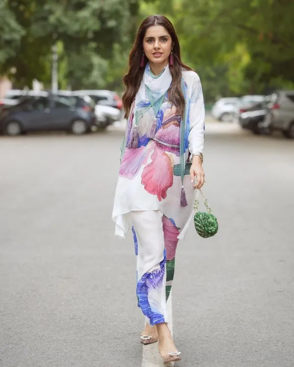 LABEL ACHIRA Floral Crepe Set Price in India - Buy LABEL ACHIRA Floral ...