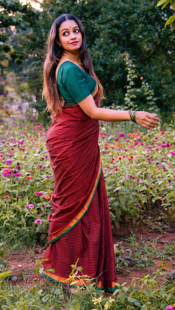 DEVIKA TEXTILES Maroon Ashwini Checked Pattern Narayanpet Pure Cotton ...