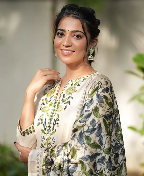 MOLISHA MOLISHA Exclusive Straight Suit Set 🌸 Price in India - Buy ...