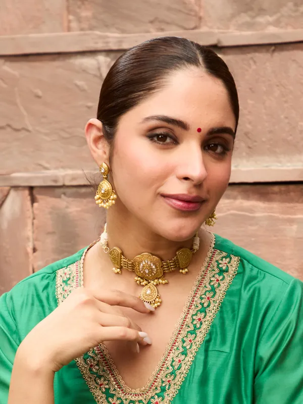 Bawri Banjari DEVDETI GOLD PLATED WHITE CHOKER SET FOR WOMEN Price in ...
