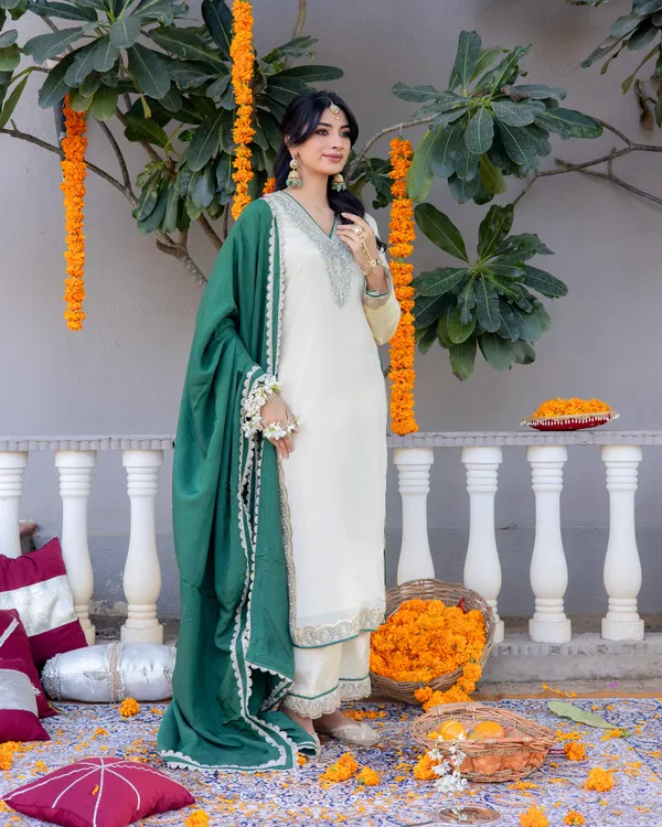 Label Aditi Hundia Noorani Suit Set Price in India - Buy Label Aditi ...
