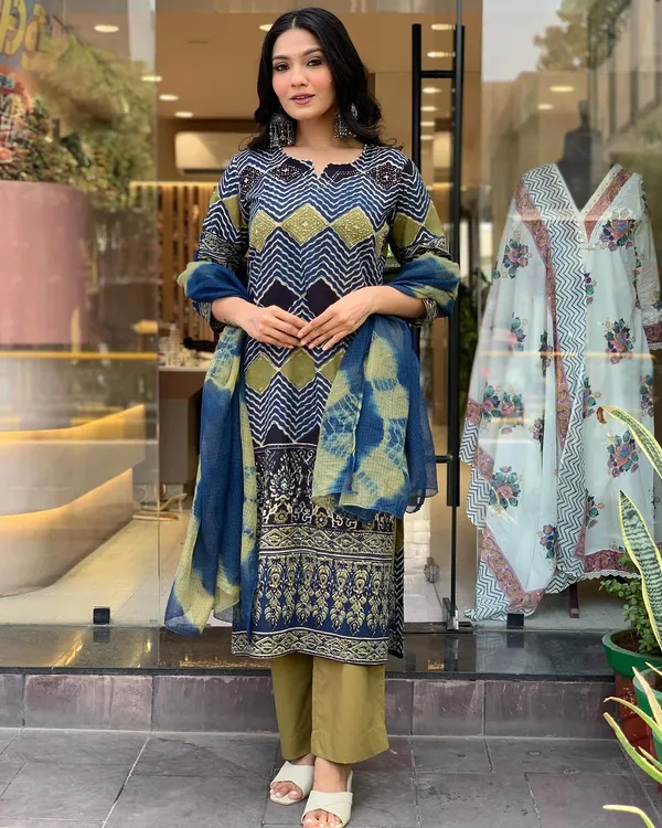 LABEL ACHIRA ( JINANSHI FASHION) GREEN ZIGZAG DRESS Price in India ...